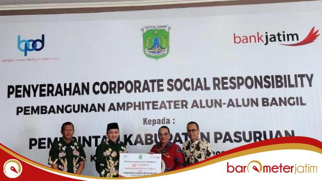 Tingkatkan Pembangunan Daerah, Bank Jatim Serahkan CSR ke Pasuruan dan ...